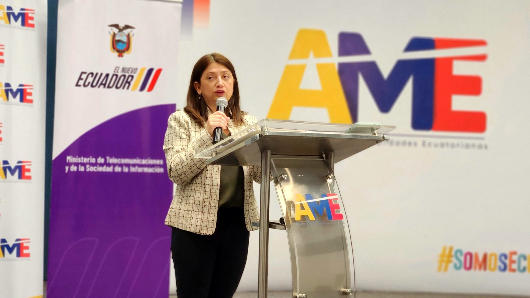 MINTEL trabaja con AME para el fortalecimiento de Ciudades Inteligentes ...